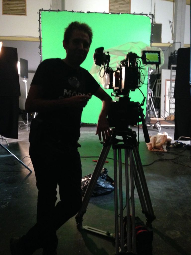 5 Tips for Lighting a Green Screen - Neil Oseman